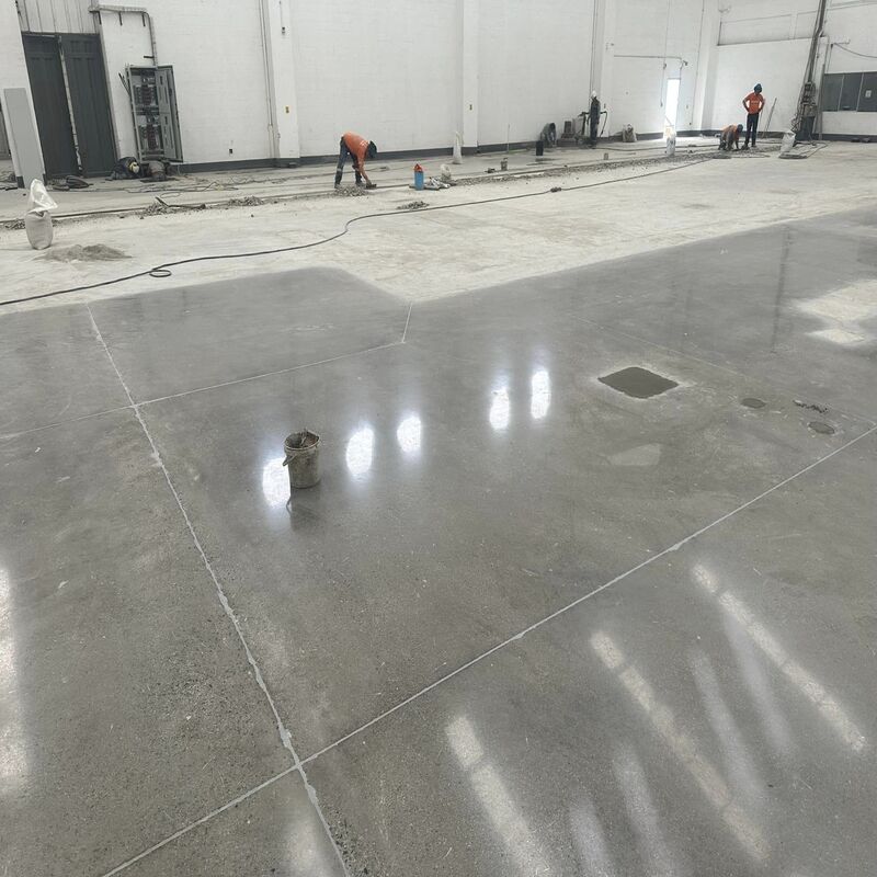 Pulido de pisos de concreto | BrilloMax Colombia